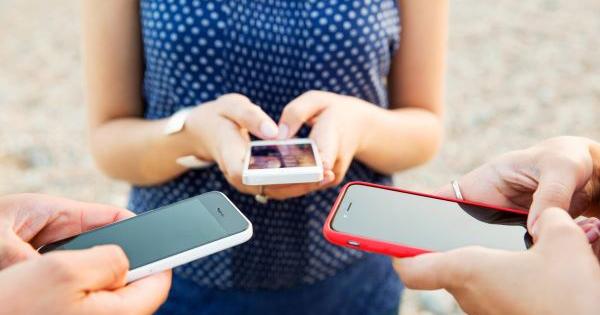 Sharing on Facebook reveals two very different news environments ...